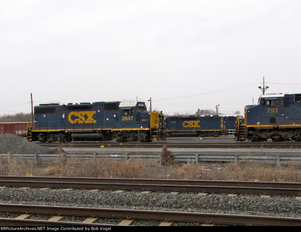 CSX 2647 and 793